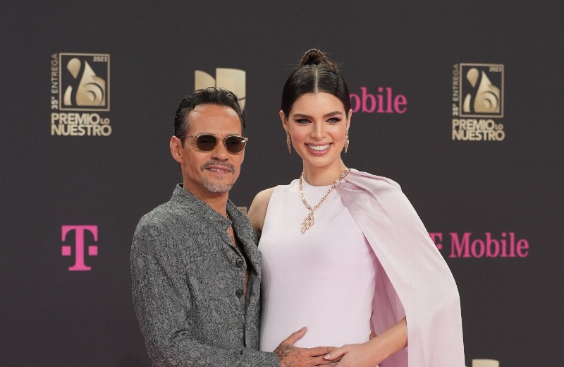 Marc Anthony y Nadia Ferreira derrochan amor en Premios Lo Nuestro | Ya! FM